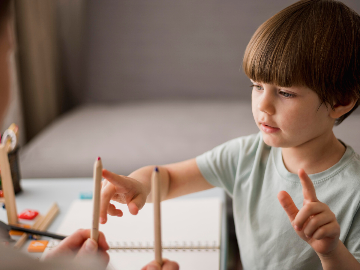 7 visual therapy exercises to do at home – Enfocat EN